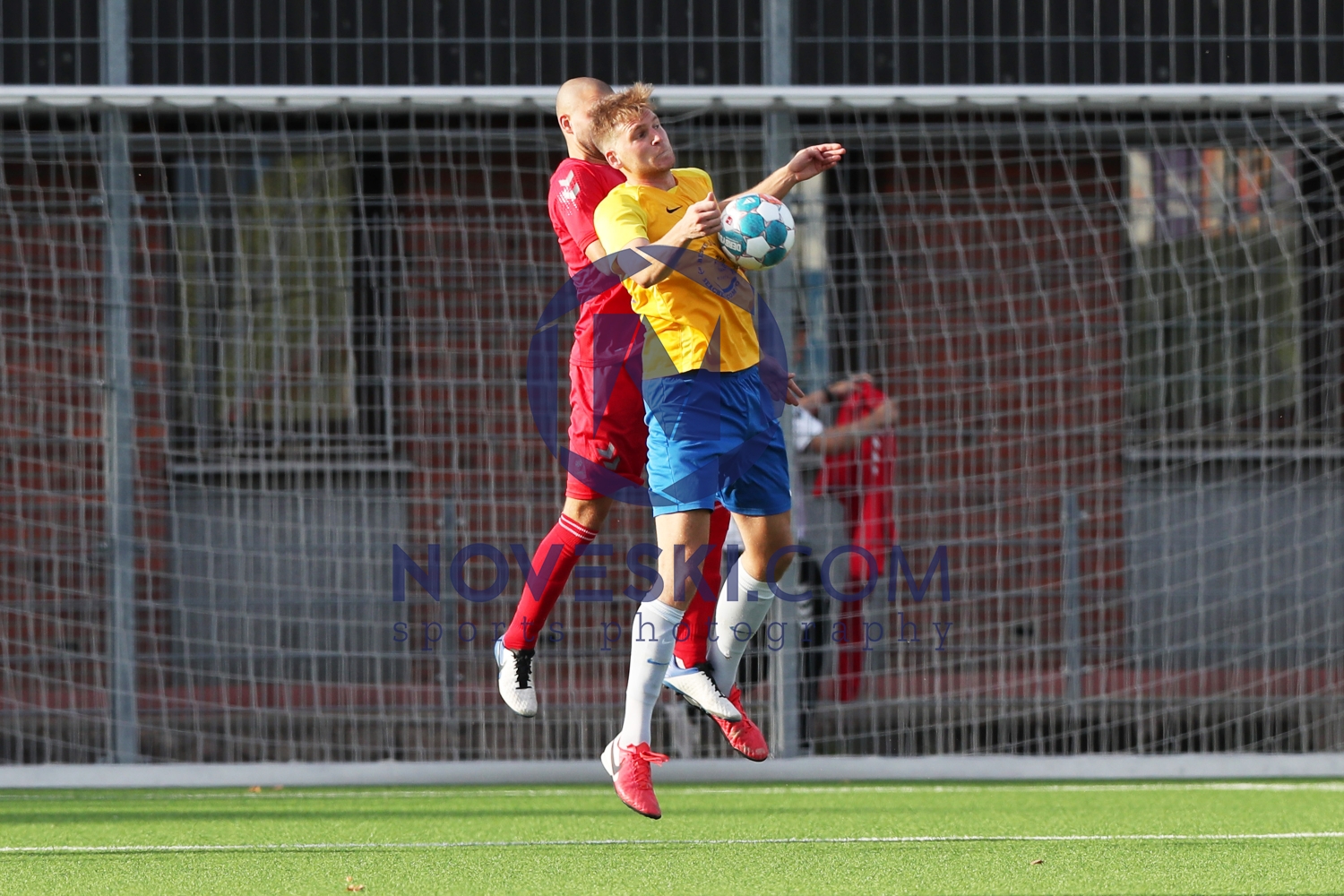 Redaktionen müssen einen Login anfordern, um Fotos erwerben zu können.