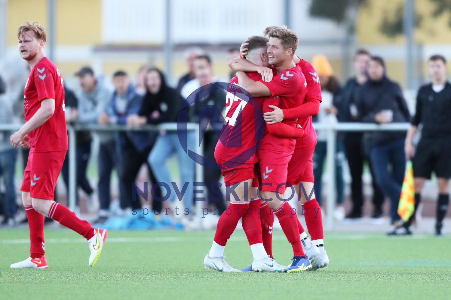 redaktionen müssen einen login anfordern um fotos erwerben zu können